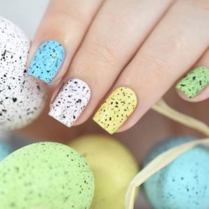 26 adorables diseños de uñas de Pascua que te dejarán boquiabierto.